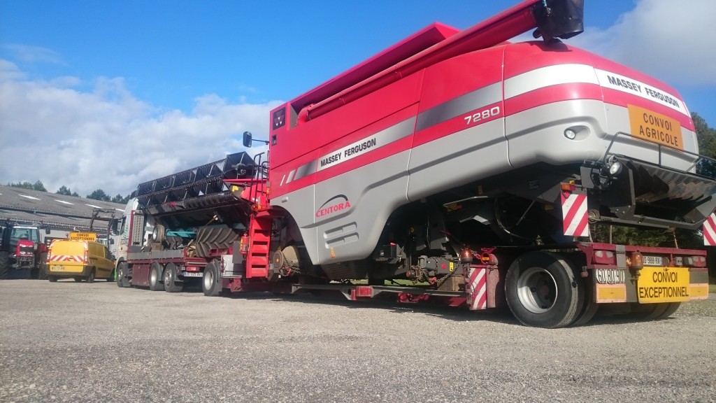 transport agricole de moissonneuses batteuses et d'ensileuses